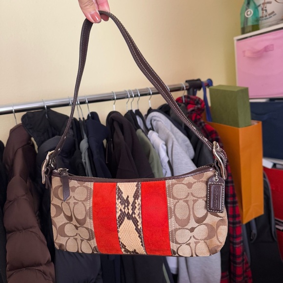 Coach | Bags | Vintage Coach 200s Hampton Baguette Signature Shoulder ...